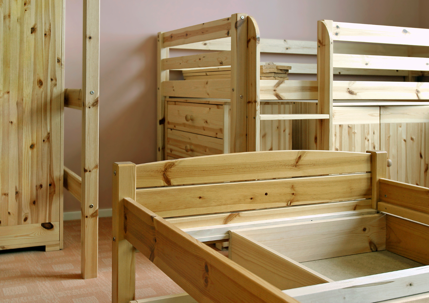 Hans Nottelman: Creando elegancia a medida con muebles de madera ...